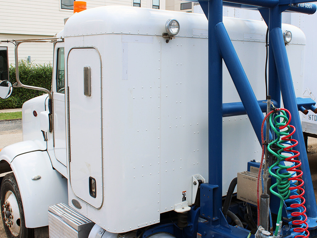 Unibilt 36 Flat Top Sleeper - White For Sale - Peterbilt Unibilt 36 ...