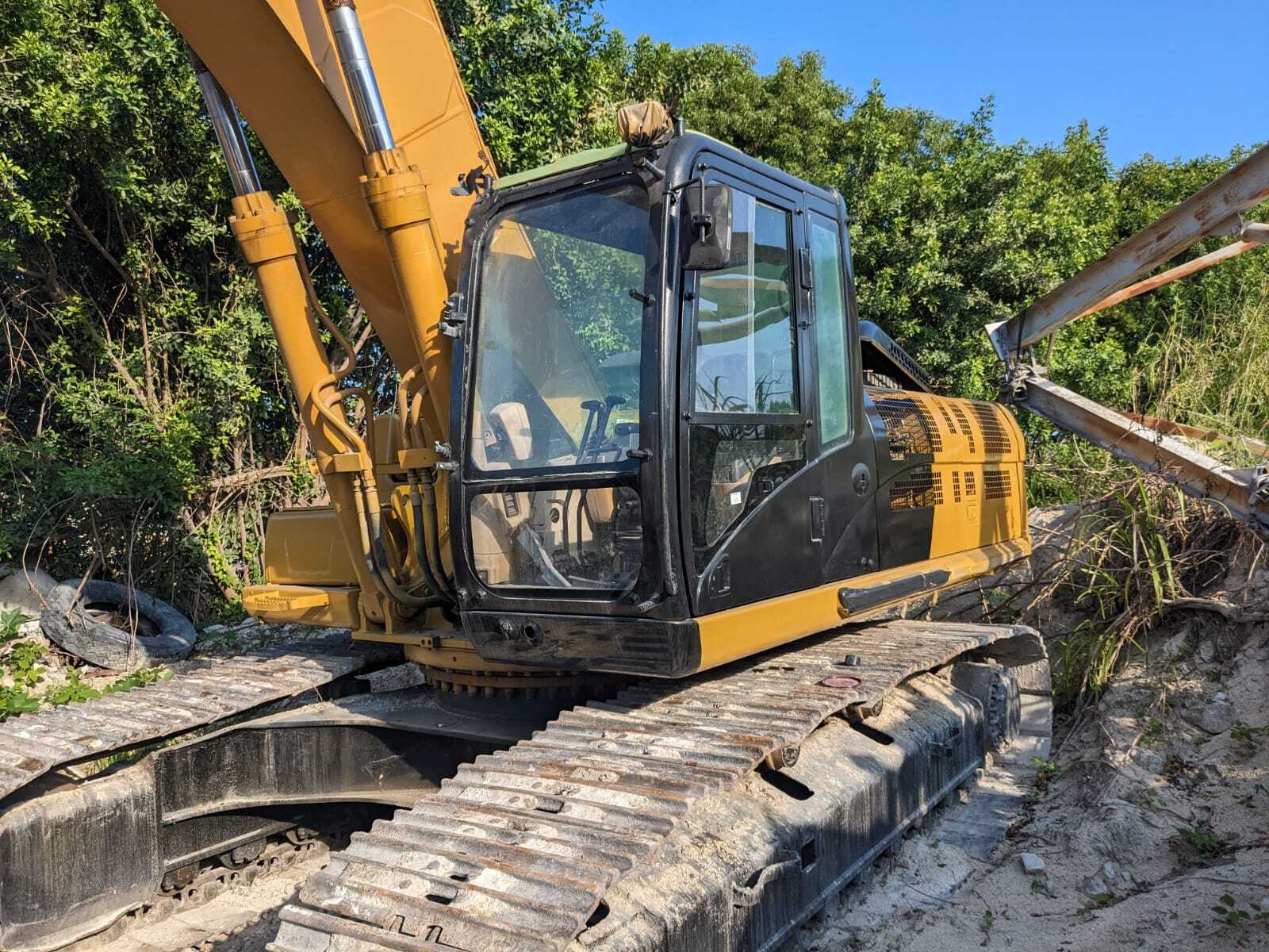 Used 2004 Caterpillar 330CL For Sale in Miami, FL - 5026819278 ...