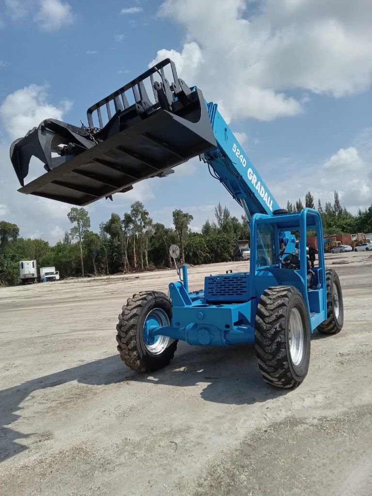 Used 2002 Gradall 524D For Sale in Miami, FL - 5026975878 - Equipment ...